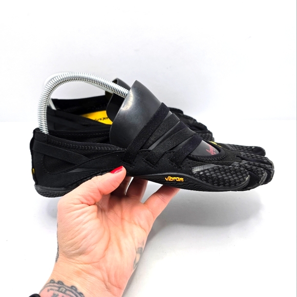 Vibram | Shoes | Vibram Fivefingers Alitza Loop Barefoot Black ...